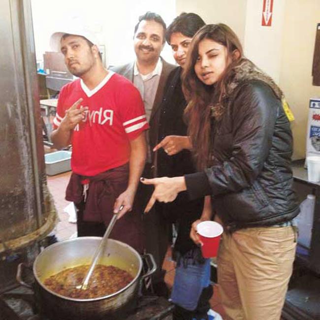 First look: Stuck in USA due to hurricane Sandy, Mika takes up cooking