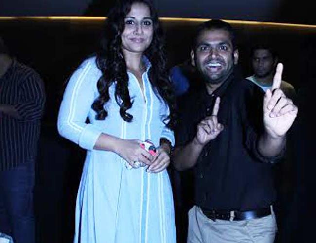 Sharib Hashmi locks lips with Suzanna Mukherjee