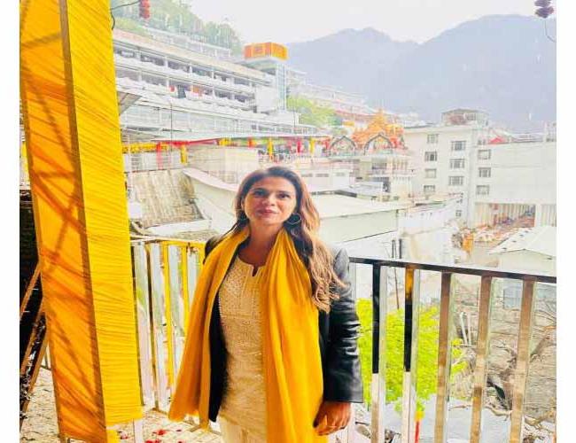Narifirst Founder Aikta Sharma Seeks Blessings at Vaishno Devi Temple ...