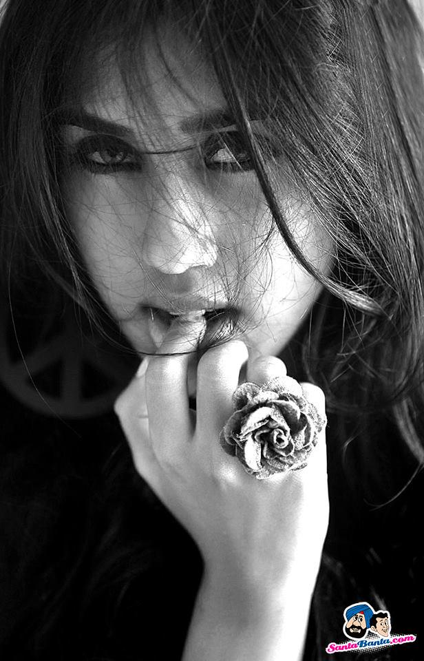 Scarlett Rose Image Gallery Picture # 38024