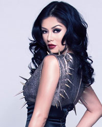 Kim Lee Photos and Pictures