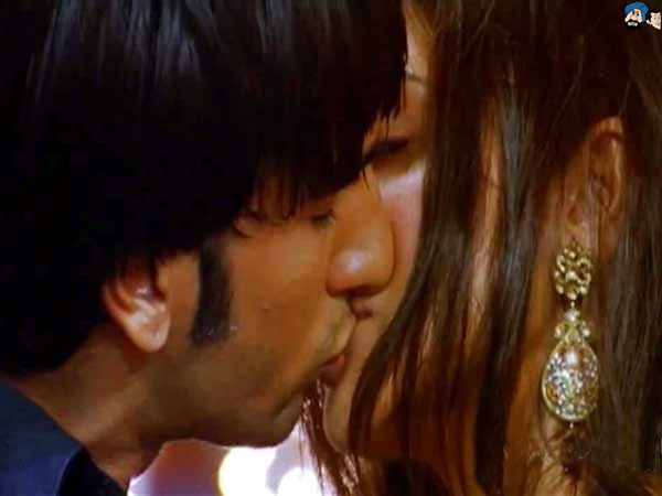 Bollywood's Steamiest Lip-Locks