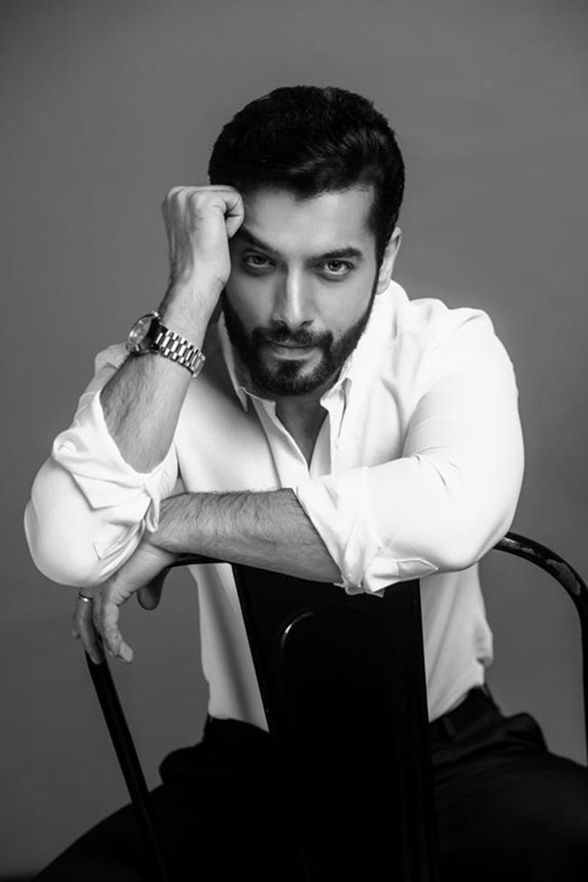 Sharad Malhotra’s raising temperatures with his brand new photoshoot!