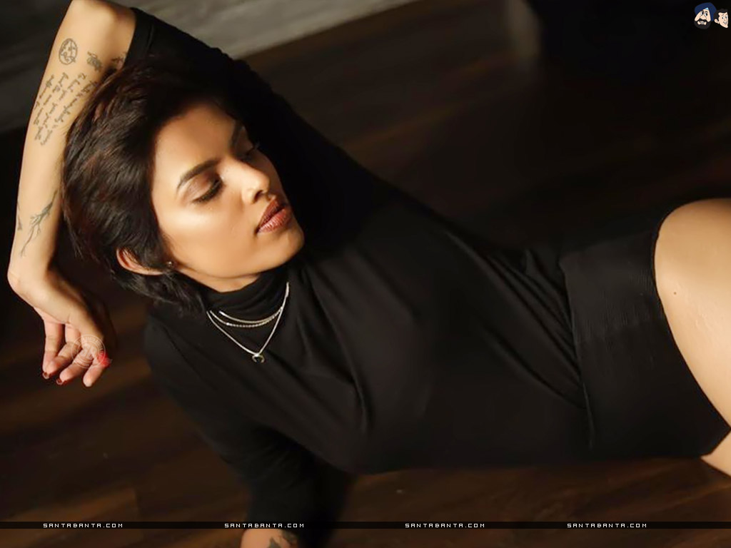 SantaBanta Wallpapers Nisha Balkrishna