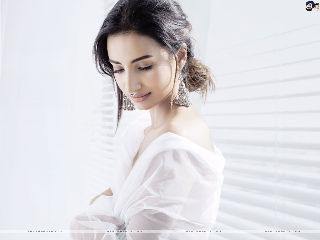 SantaBanta Wallpapers Patralekha